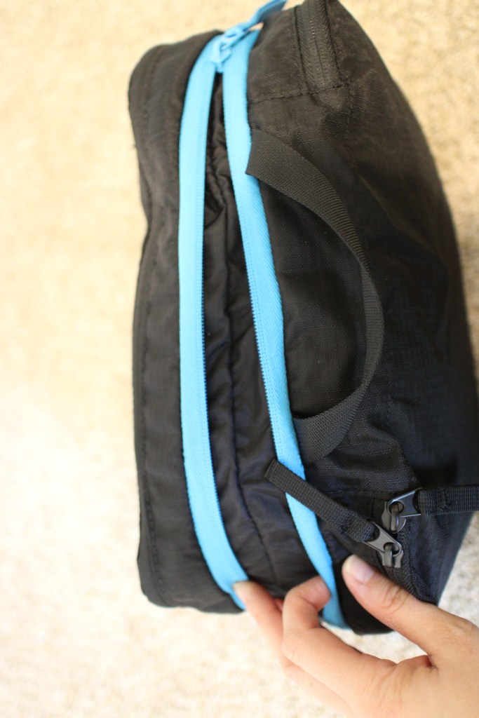 How Much Can I Fit in the Nomatic Compression Cube? | Finding delight.